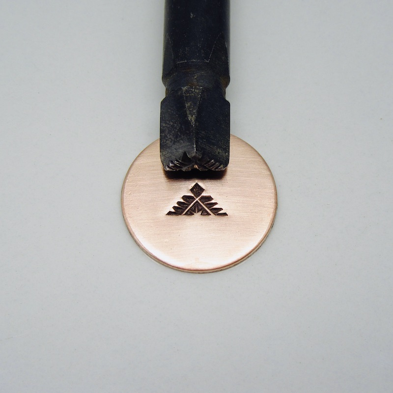 Low Triangle Mountain Design Single Stamp 8516 | House Of Stamps