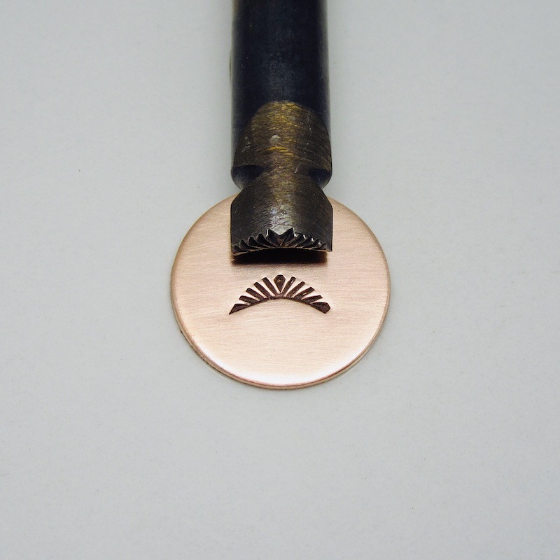 Sun Ray Curved Shell with Top Diamond Single Stamp 238 | House Of Stamps